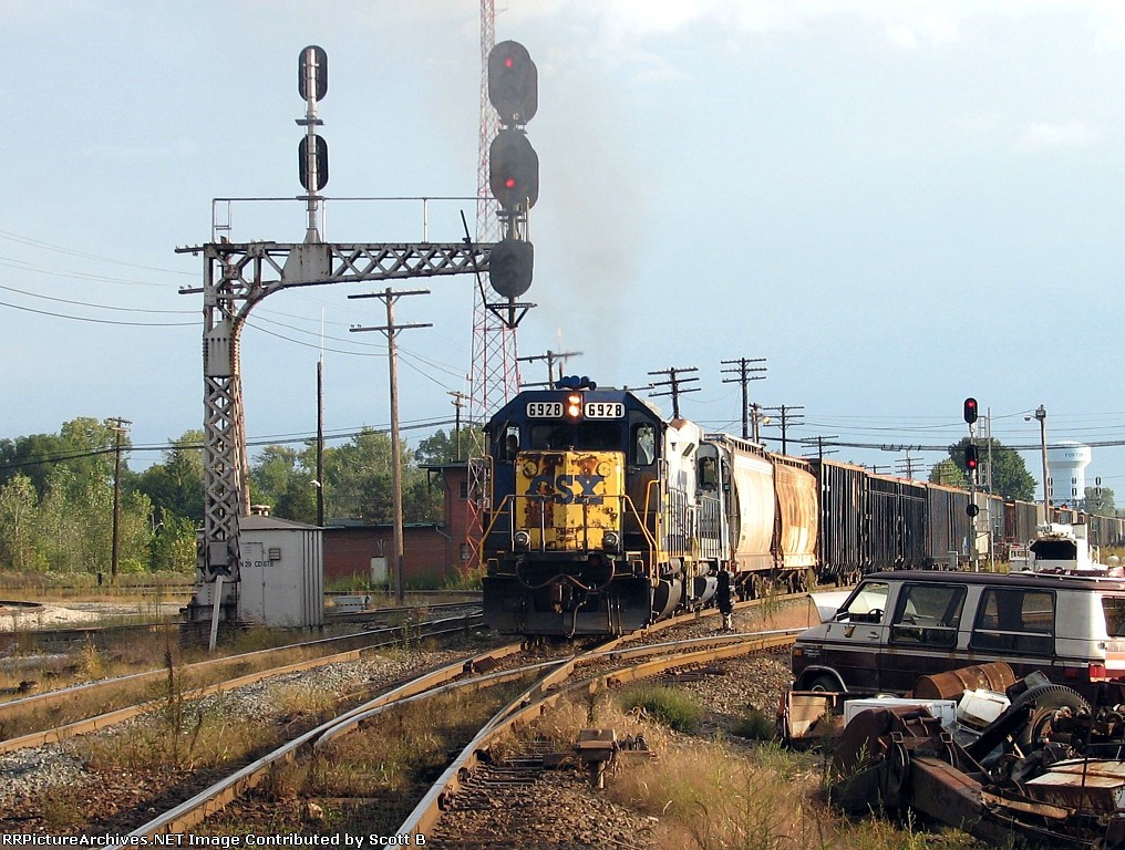 CSX 6928 H79430..............CSXT 6928 & 2273